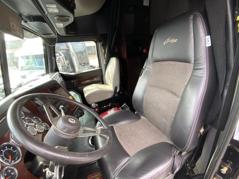 2019 WESTERN STAR 4900 - Truck Shop Dealer Auburn
