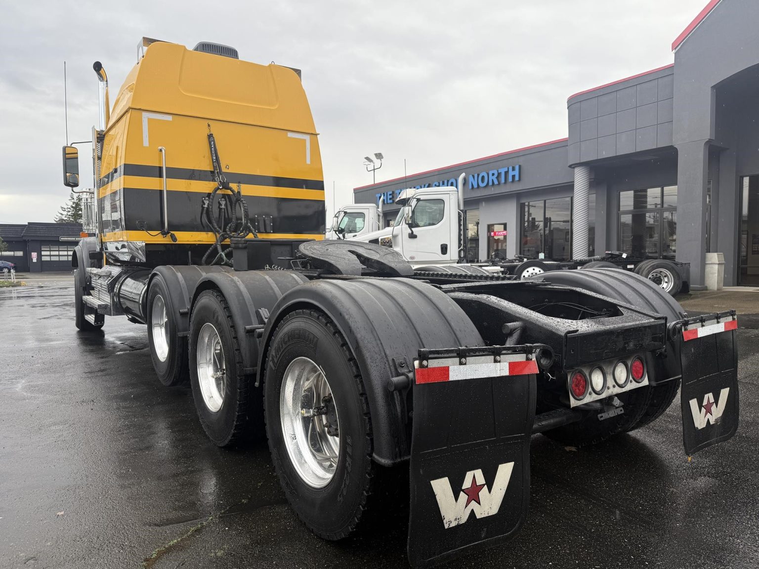 2021 WESTERN STAR 4900FA - Truck Shop Dealer Auburn