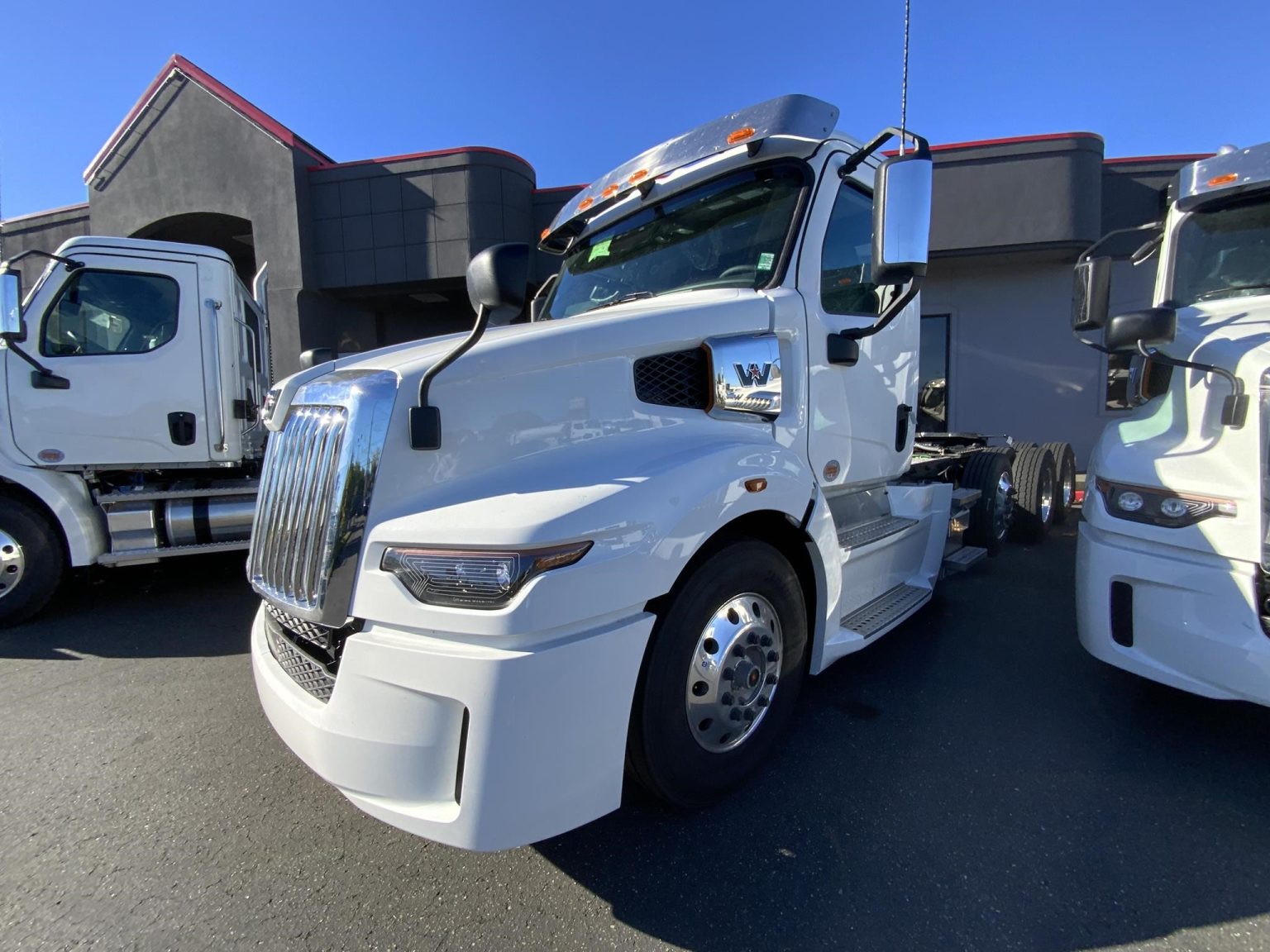 2025 WESTERN STAR 57X - Truck Shop Dealer Auburn