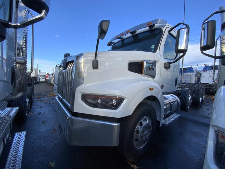 2025 WESTERN STAR 49X - Truck Shop Dealer Auburn
